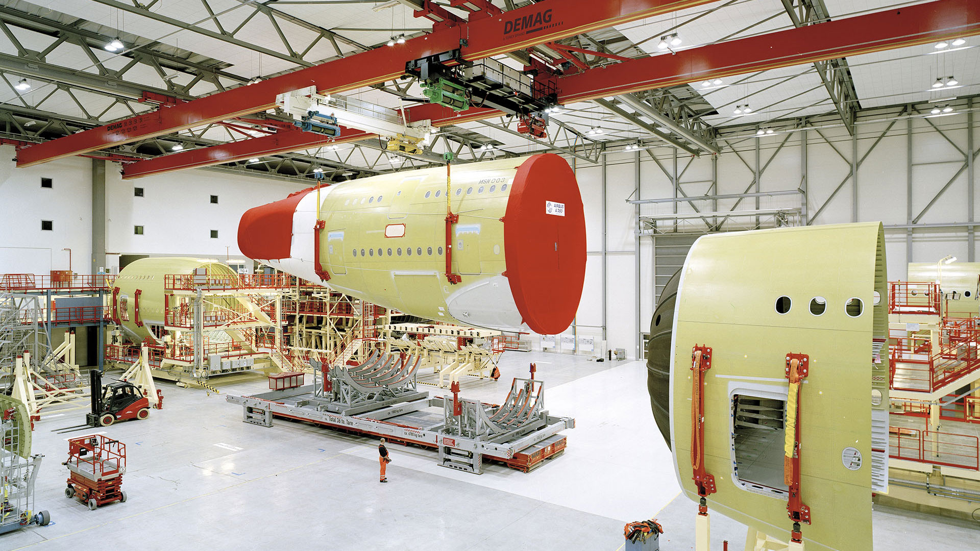 Process cranes for the aviation industry | Demagcranes